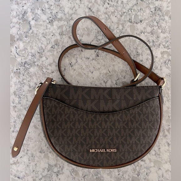 Michael Kors | Bags | Michael Kors Dover Small Half Moon Signature ...